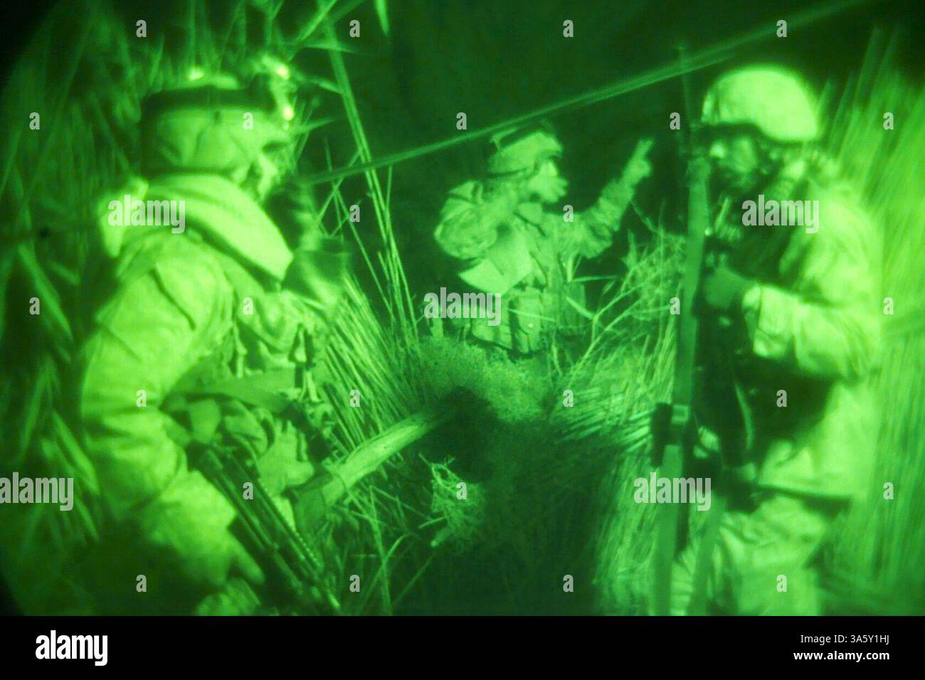 Nov 24, 2004; FOB Kalsu, Iraq; Marines of the 24th Marine Expeditionary ...