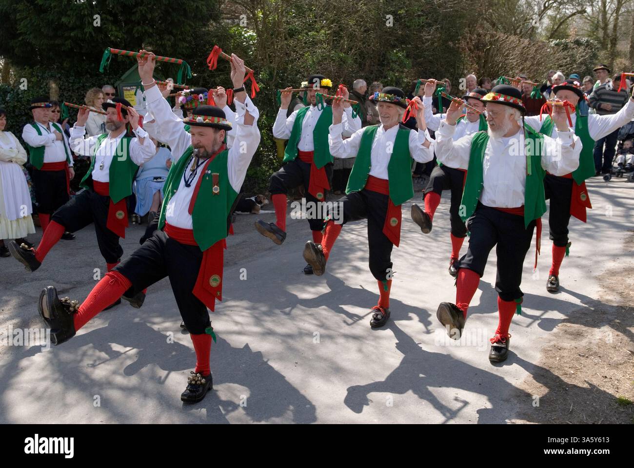 England Morris Dance. Chanctonbury Ring Morris Men traditional dancing on Easter Good Friday ...