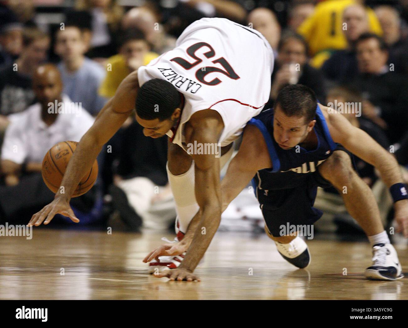 Dallas mavericks jose juan barea hi-res stock photography and images ...