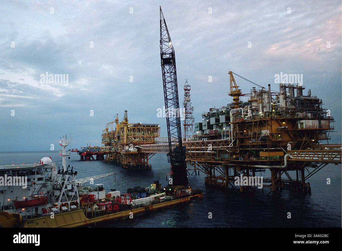 July 21, 2008 - Offshore oil activity in the Campeche Sound in ...