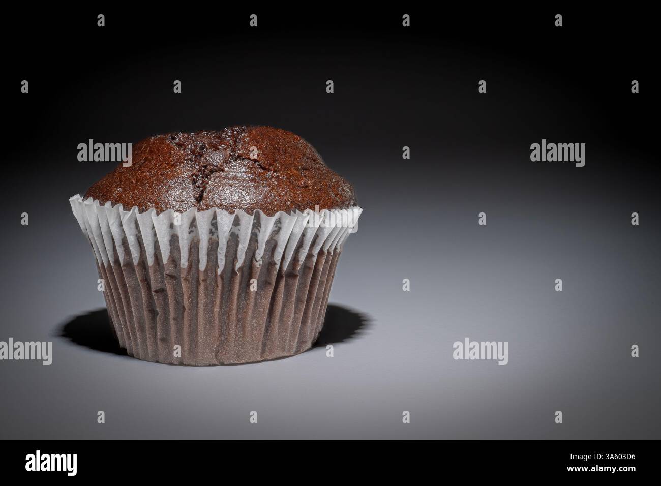 Fresh baked muffin cocoa hi-res stock photography and images - Alamy