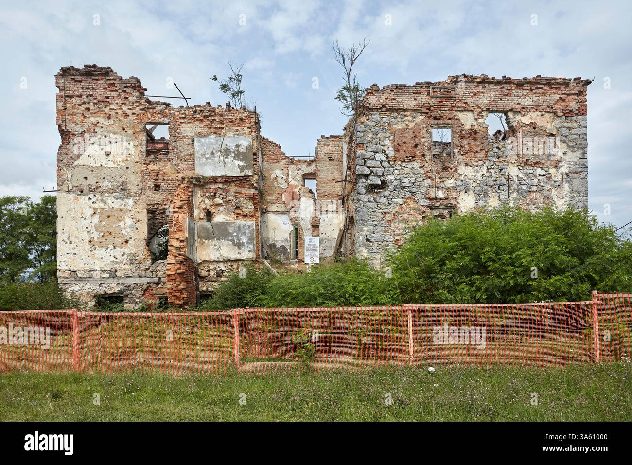 Destroyed building. Open Air War Museum in Karlovac, Croatia Stock ...