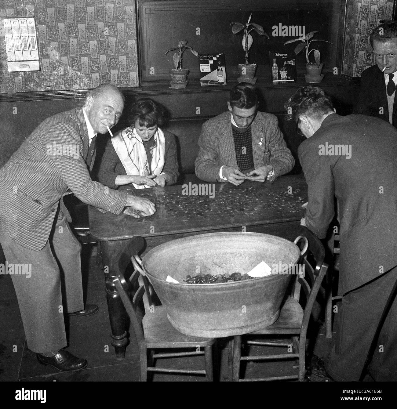 1950s money uk black and white Black and White Stock Photos & Images ...