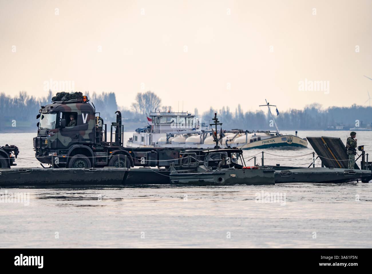 Dutch Army transport exercise on the Rhine between Kalkar-Grieth and ...