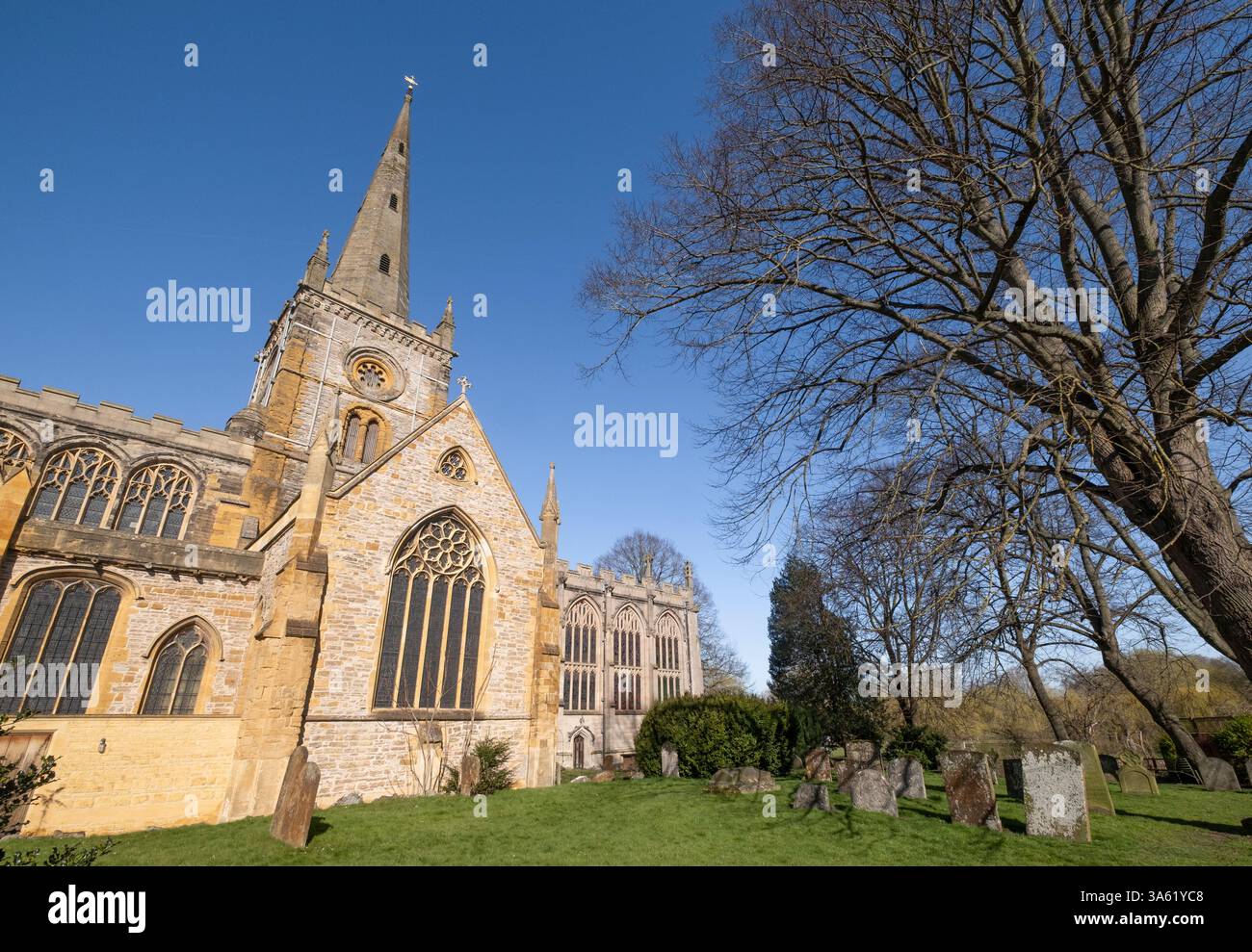 The magnificent Holy Trinity Church in Stratford upon Avon where poet ...