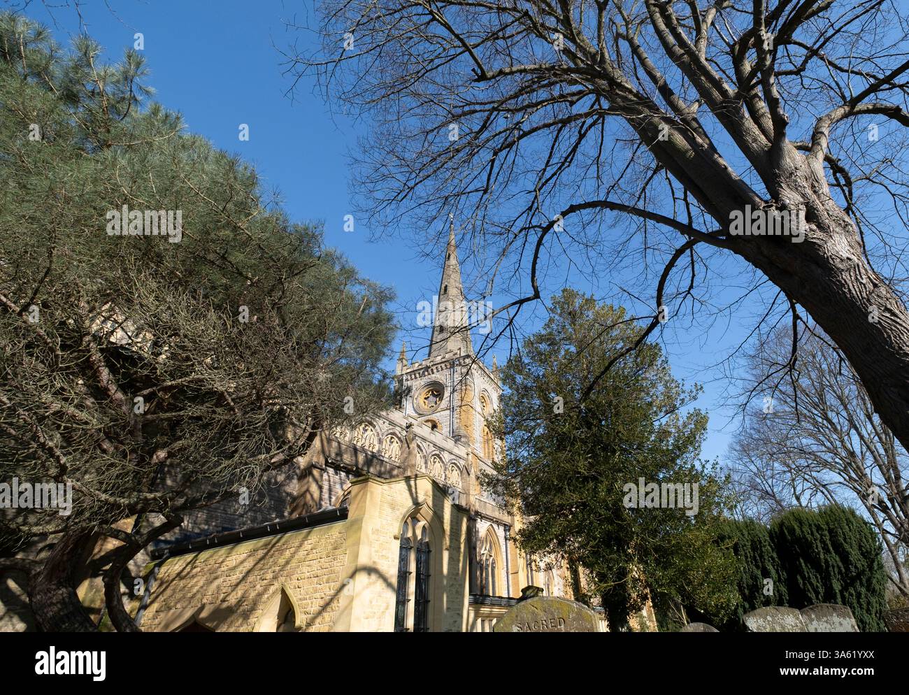The magnificent Holy Trinity Church in Stratford upon Avon where poet ...