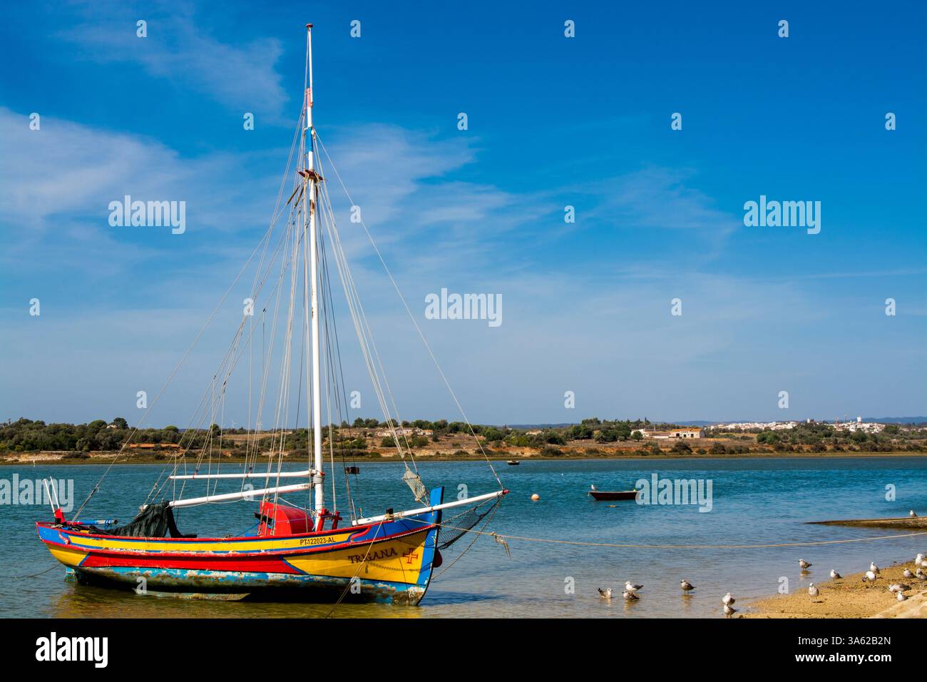 Alvor traditional fishing village hi-res stock photography and images ...