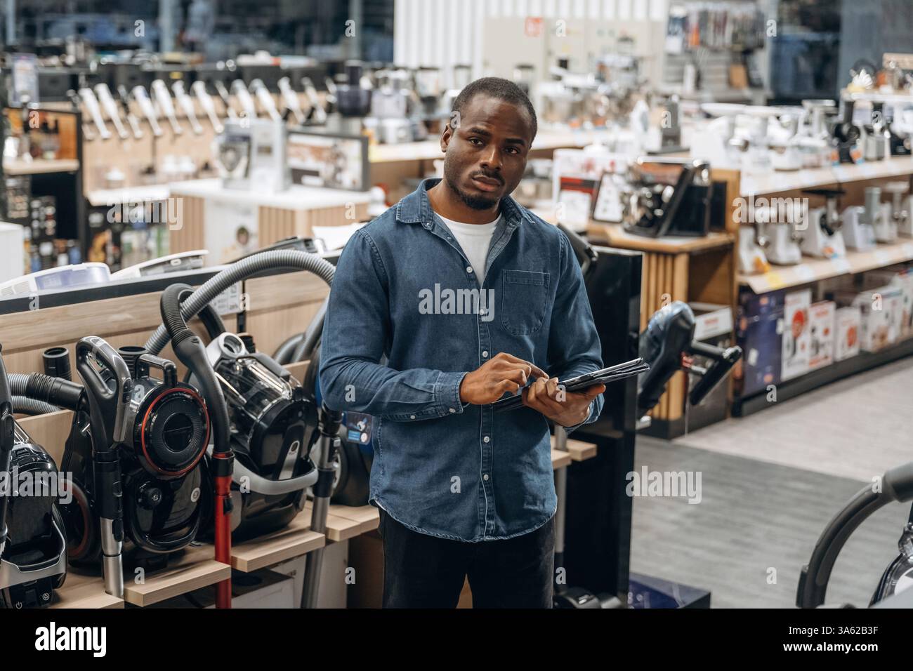 Appliance store interior hi-res stock photography and images - Alamy