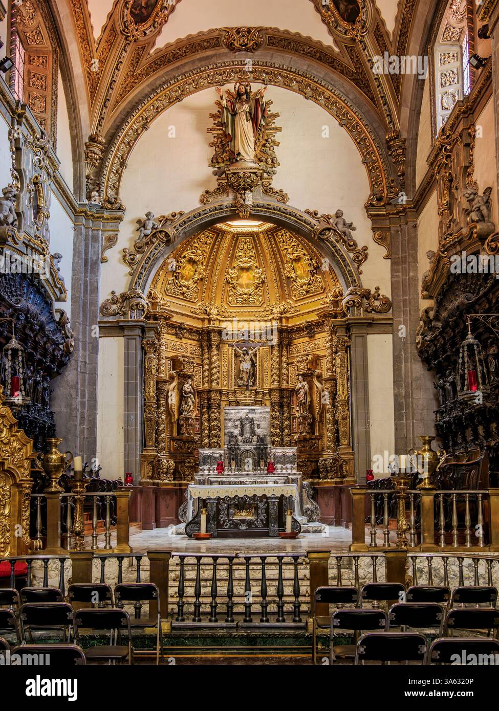 Old Basilica of Guadalupe, interior, Villa de Guadalupe, Mexico City, Mexico Stock Photo - Alamy