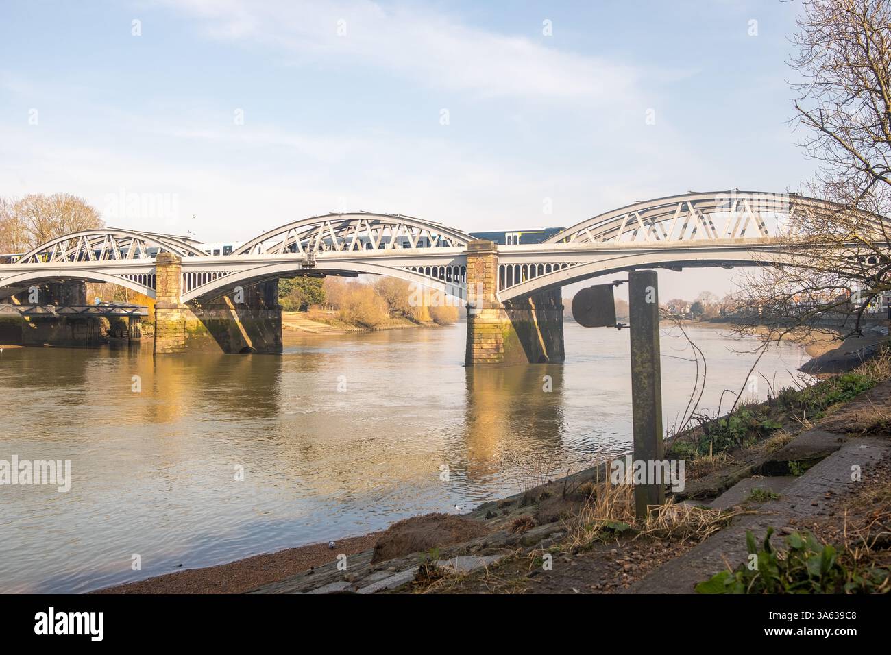 LONDON- MARCH 5, 2025: - Barnes Bridge over the river Thames in south ...
