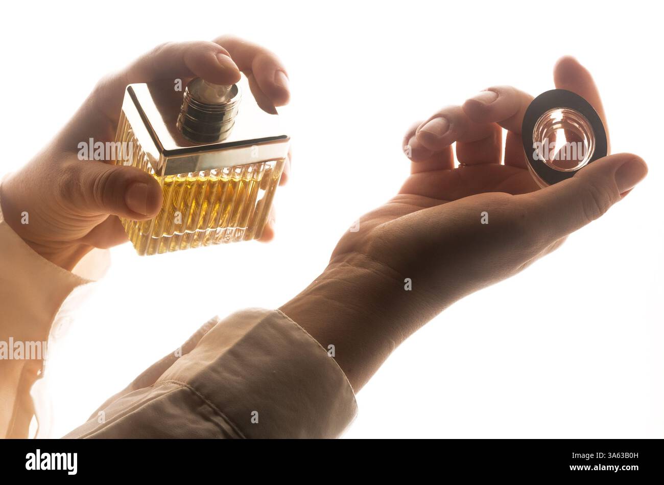 Perfume bottle outline hi-res stock photography and images - Alamy