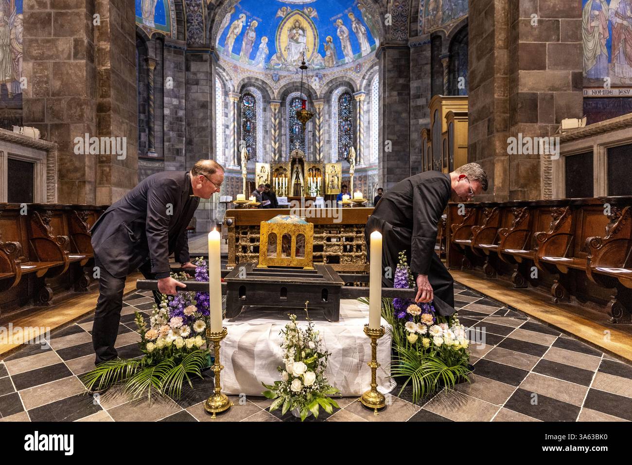 KERKRADE - Priests preceded a prayer vigil around the relics of St ...