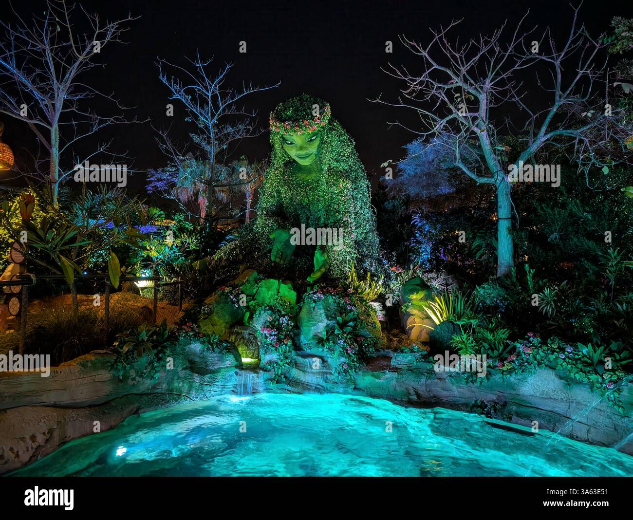 Statue of Te Fiti, the Mother Island and Goddess from Moana in the ...