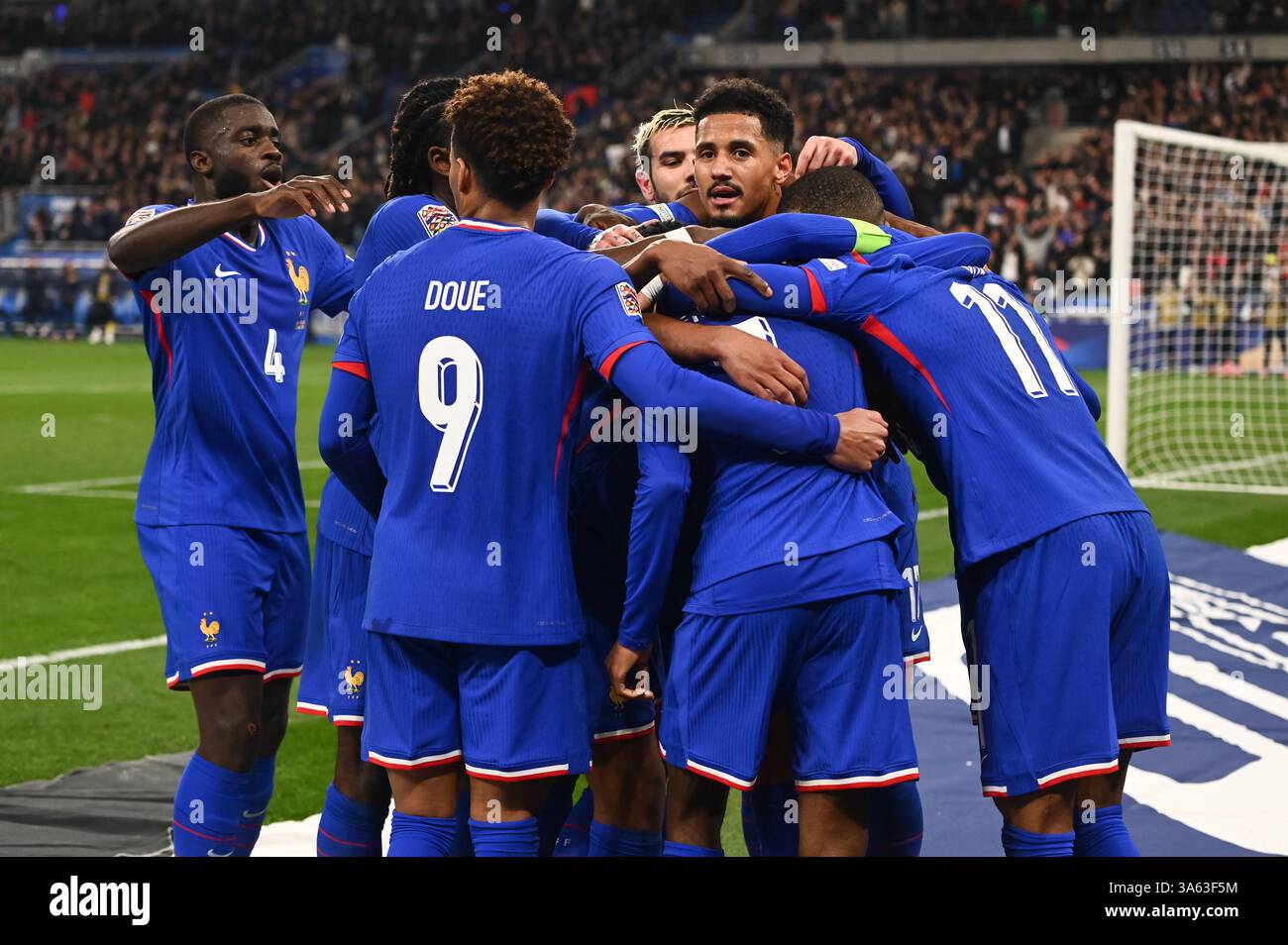 French national soccer team player hi-res stock photography and images ...