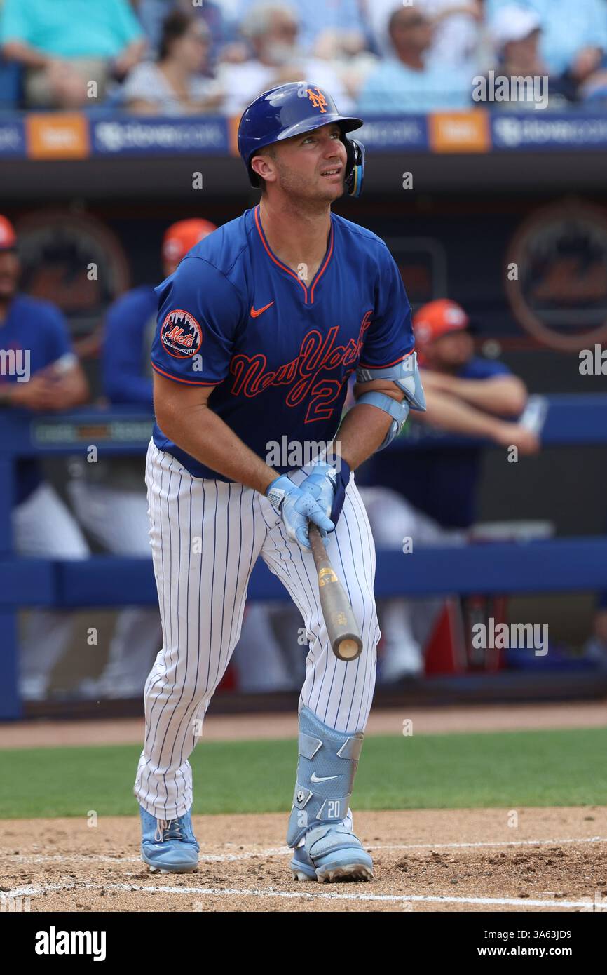 PORT CHARLOTTE, FL - MARCH 24: New York Mets first base Pete Alonso (20 ...