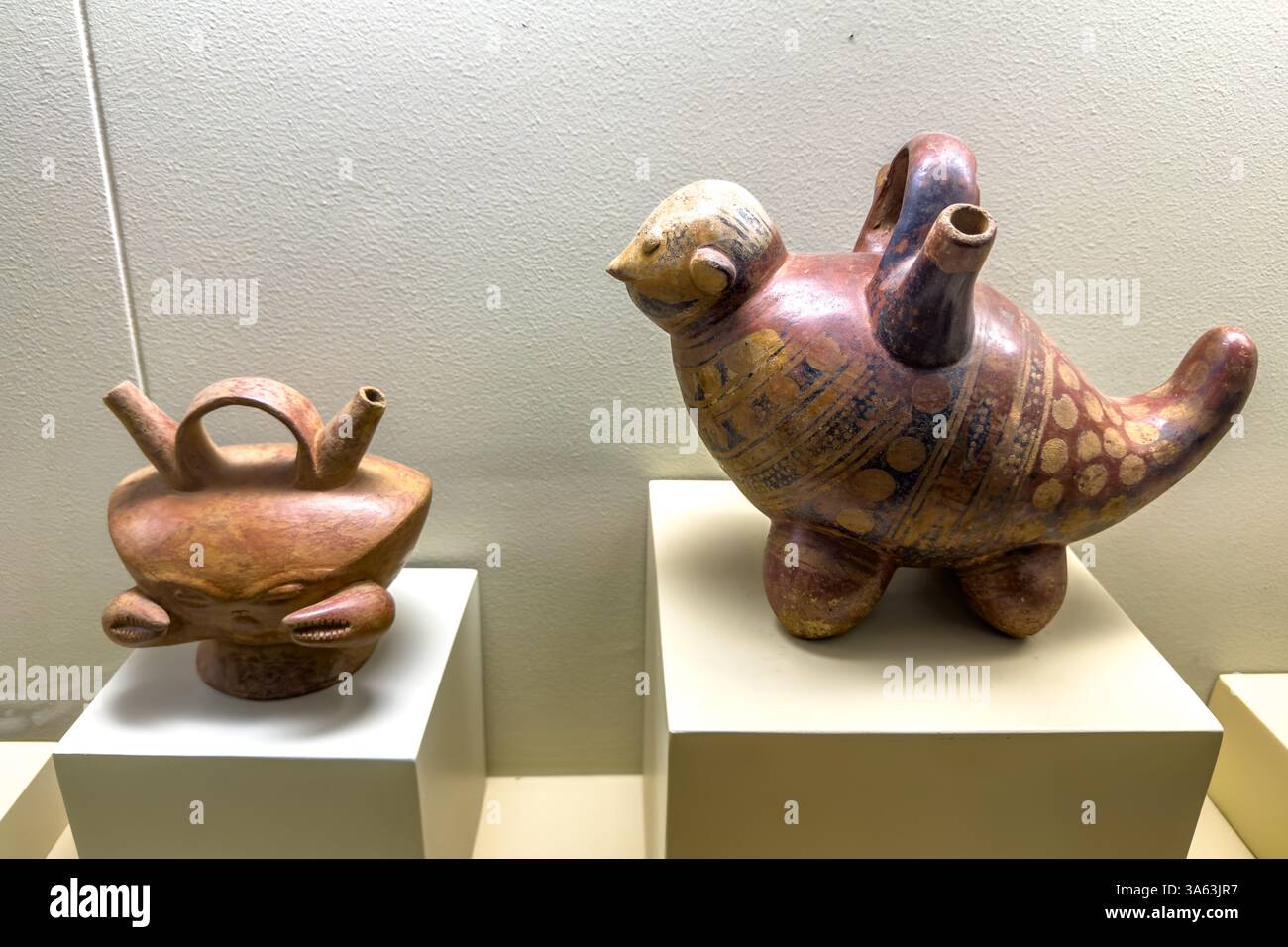 Double-spouted stirrup jars from the pre-Hispanic indigenous Calima ...