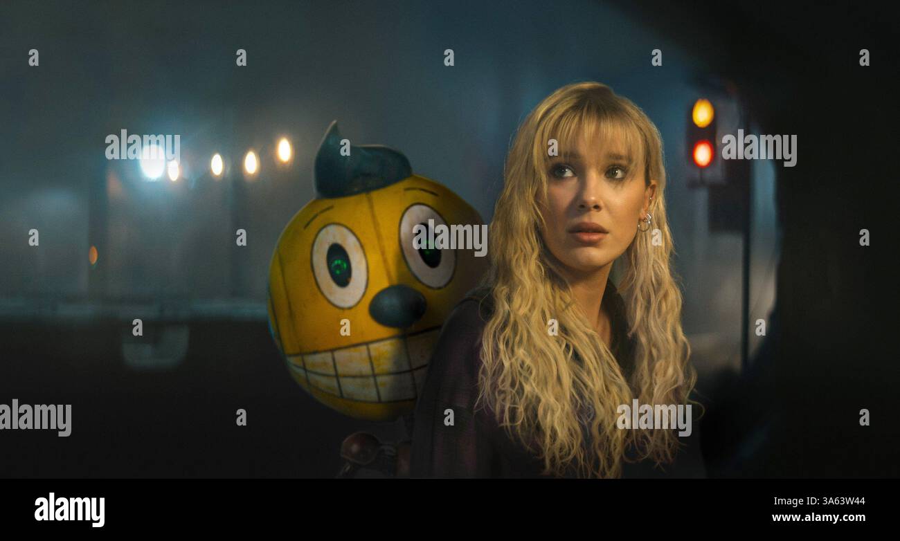THE ELECTRIC STATE, from left: Cosmo (voice: Alan Tudyk), Millie Bobby ...