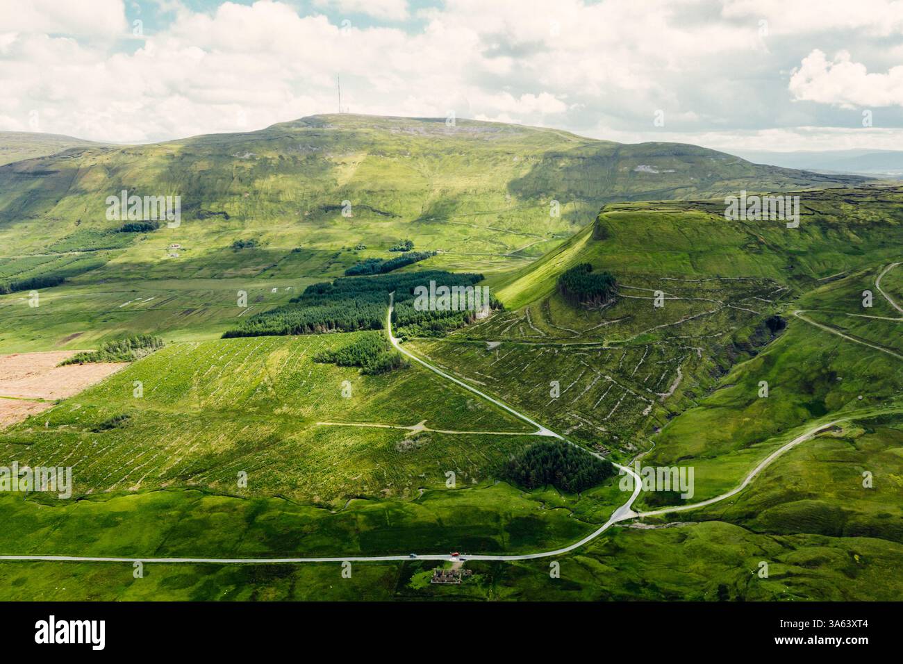 Stunning view lush green fields hi-res stock photography and images - Alamy