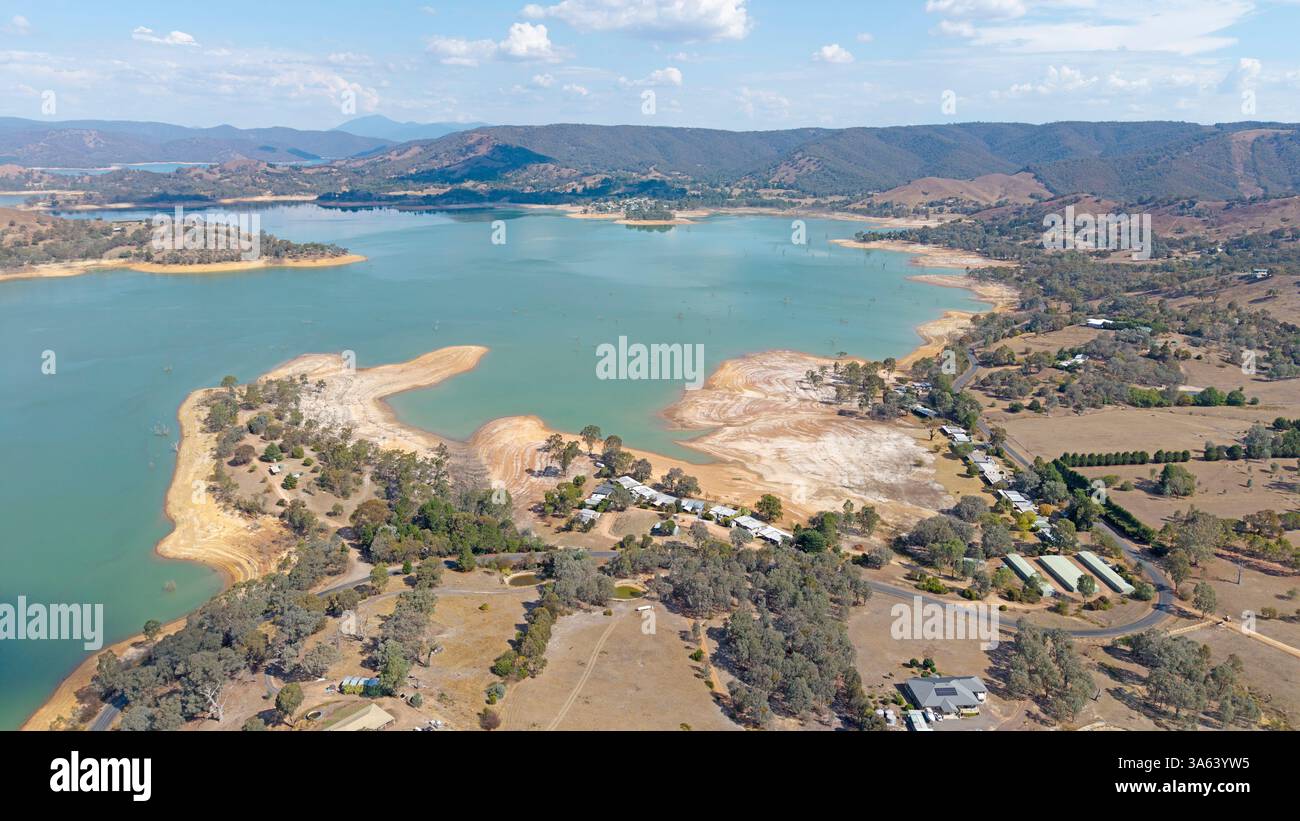 Lake Eildon and the Victorian town of Bonnie Doon Stock Photo - Alamy