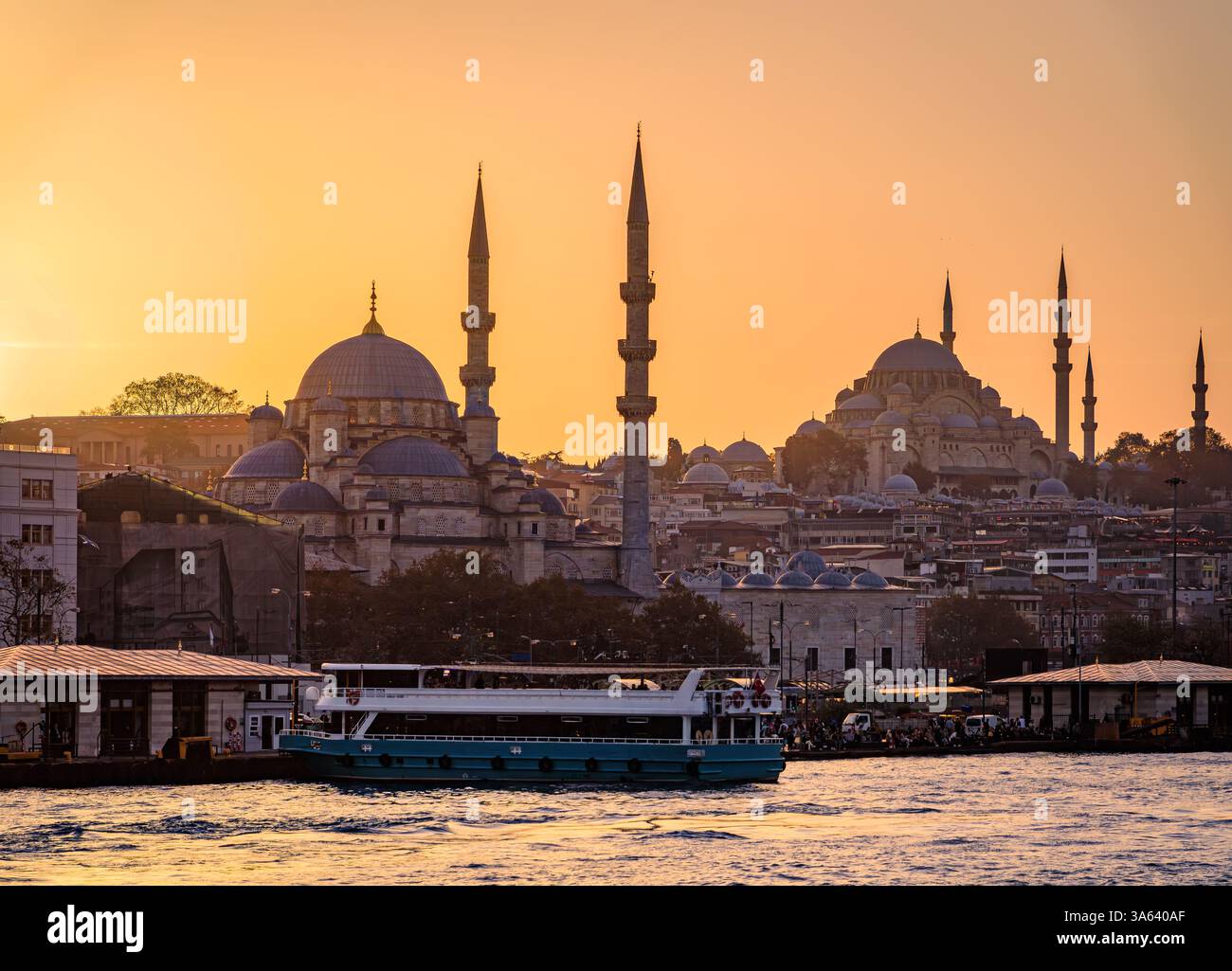 Sunset cityscape of the Historic Peninsula area across Bosphorus Strait ...