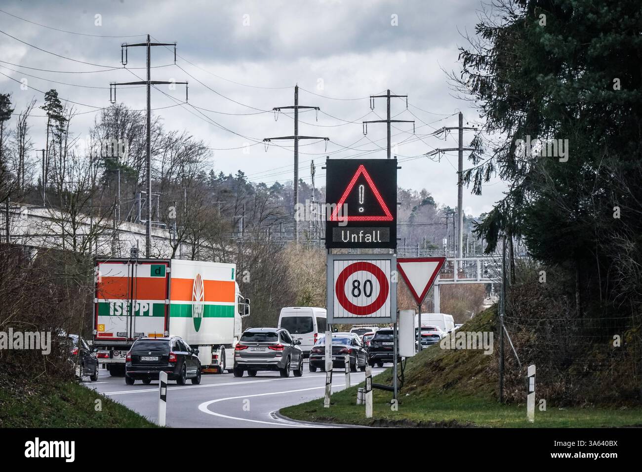 Zürich, Schweiz, Europa, Autobahn A1, Unfall, Verkehr, Stau, Tempo 80 ...