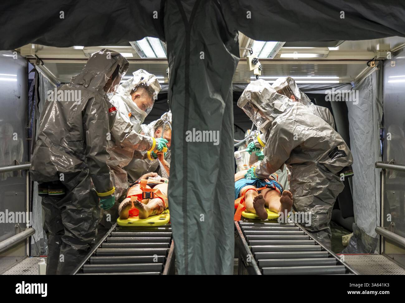 Decontamination of injured persons after an assumed accident involving ...