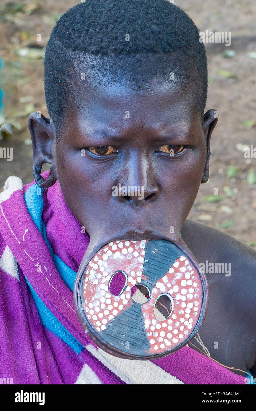 Ethiopia, a woman from the Mursi tribe with a lip plate Omo Valley ...