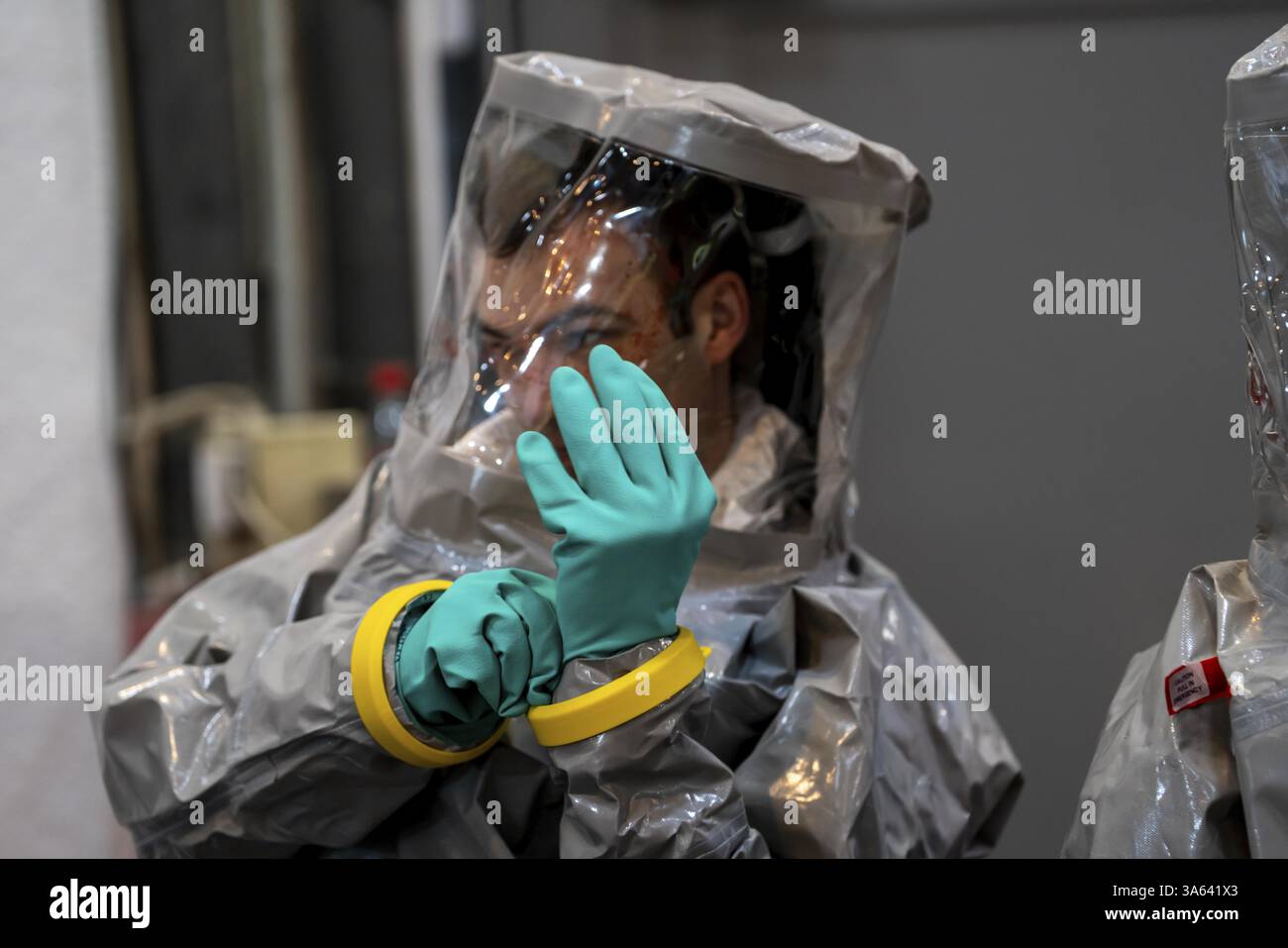 Decontamination of injured persons after an assumed accident involving ...