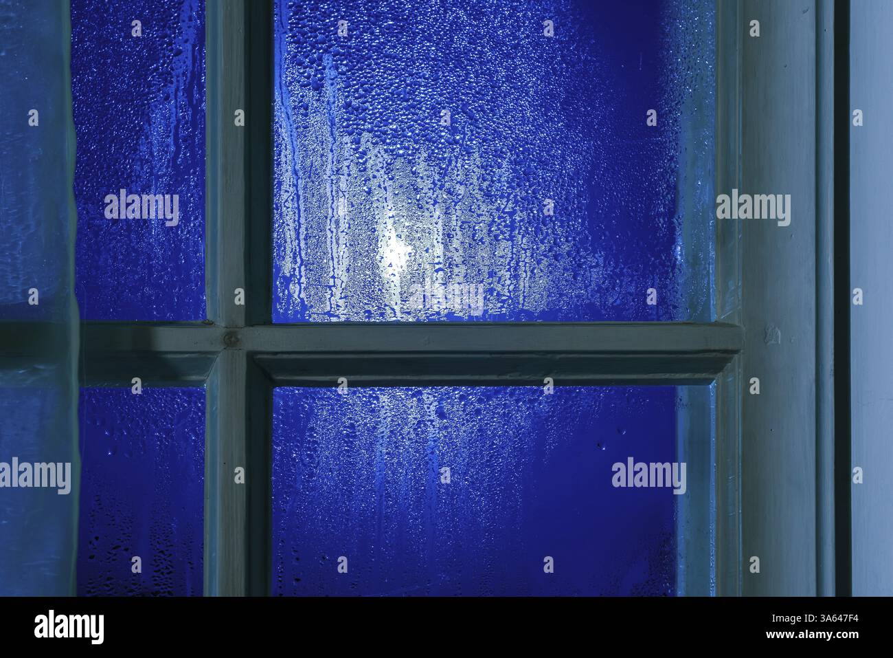 Shot through wet window hi-res stock photography and images - Alamy