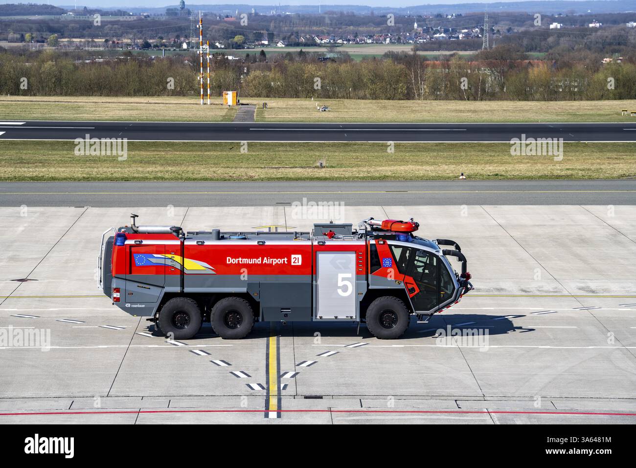 Dortmund Airport, DTM, apron, in front of the terminal, runway, airport ...