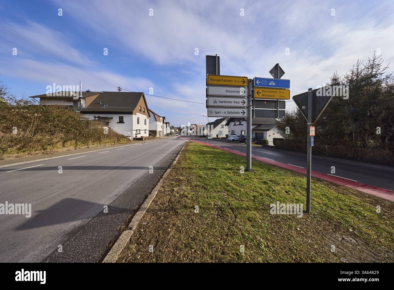 Signpost to the A1 motorway, Mangelhausen, Saarbruecker Kreuz ...