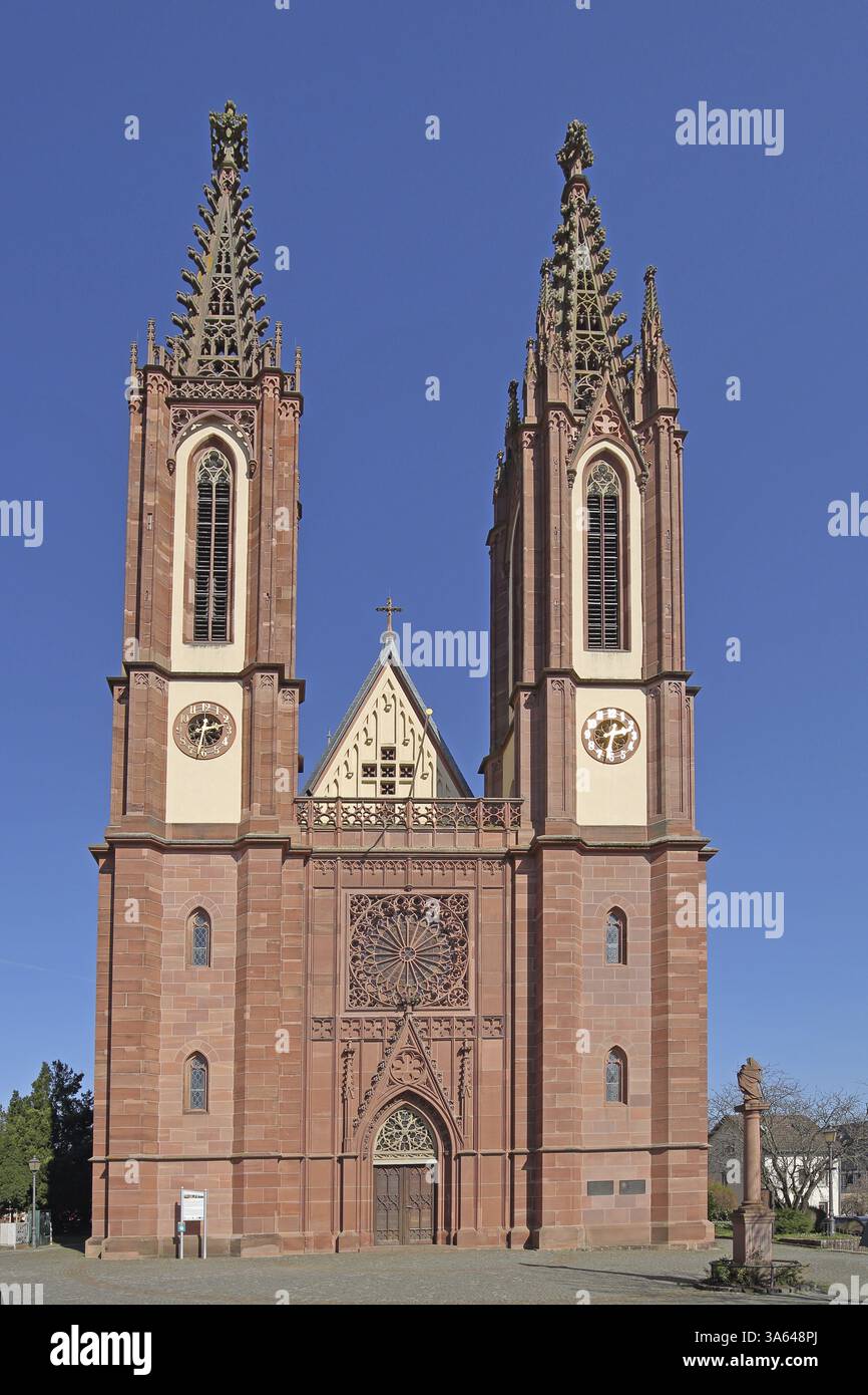 Late Gothic Rheingau Cathedral with twin towers built in 1518, landmark ...