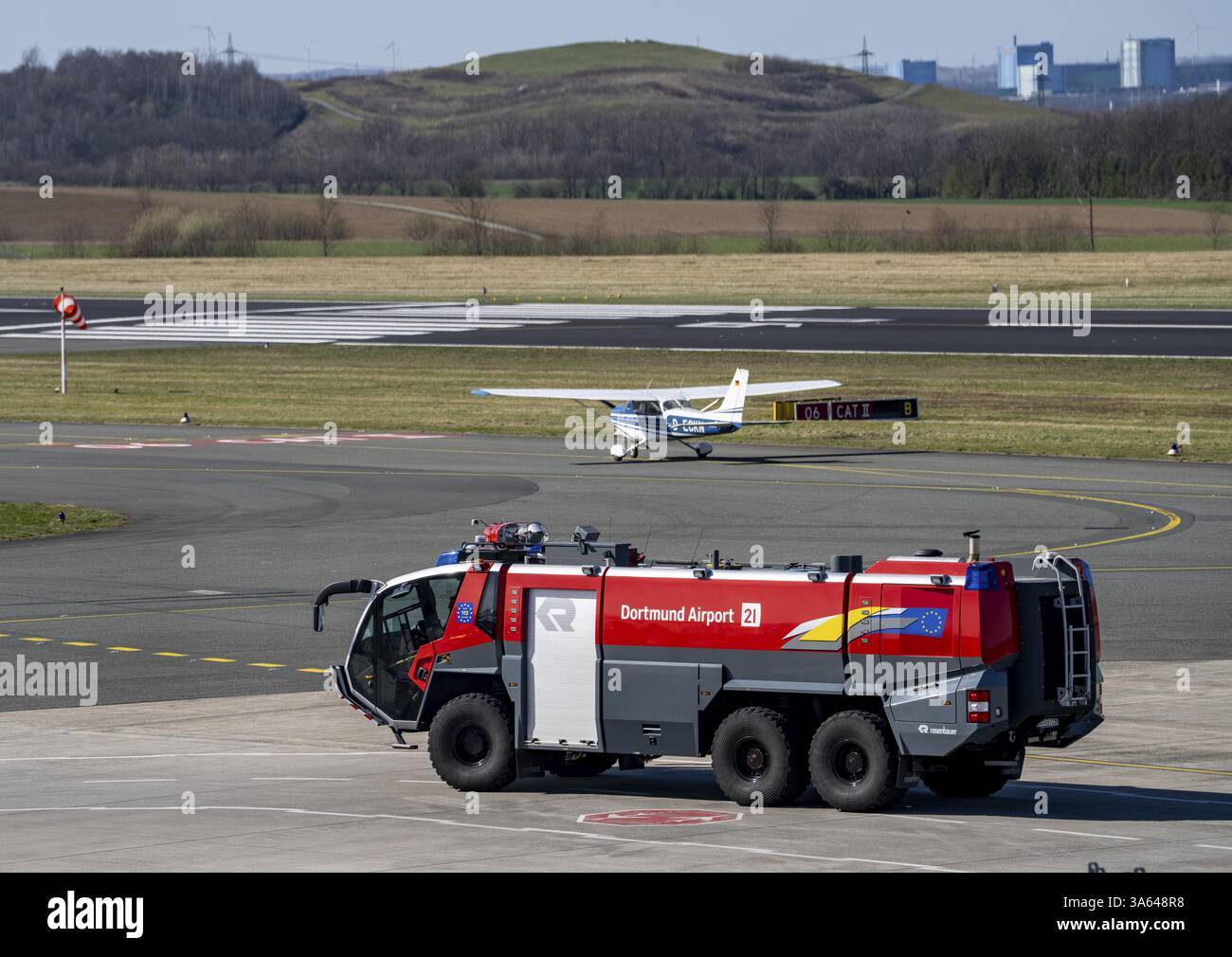 Dortmund Airport, DTM, apron, in front of the terminal, runway, airport ...
