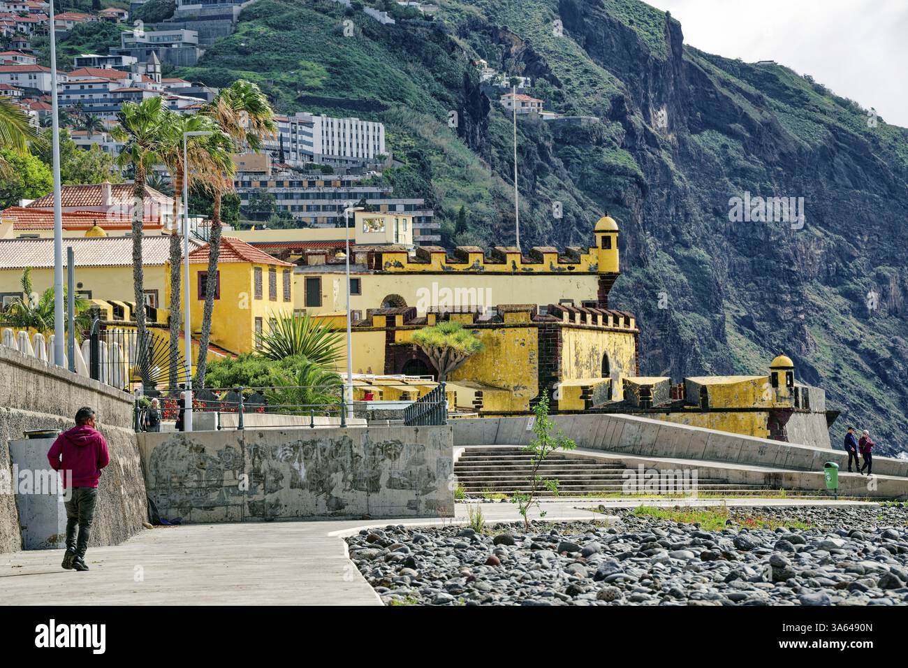 Forte de Sao Tiago fortress in Funchal on the Atlantic Ocean beach ...