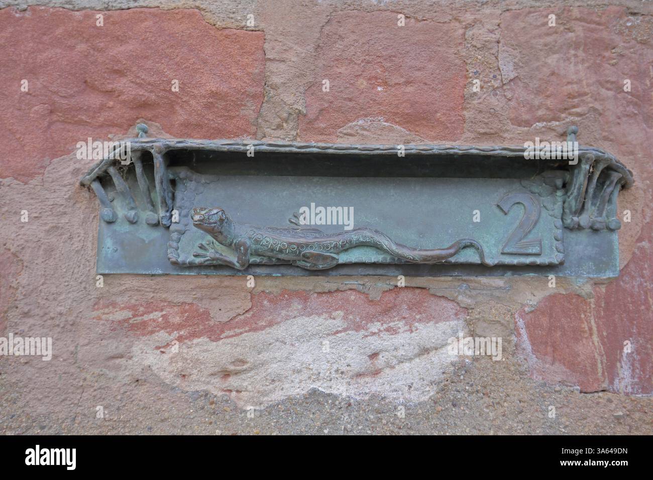 Letterbox slot with lizard figure, bronze, house number, 2, number ...