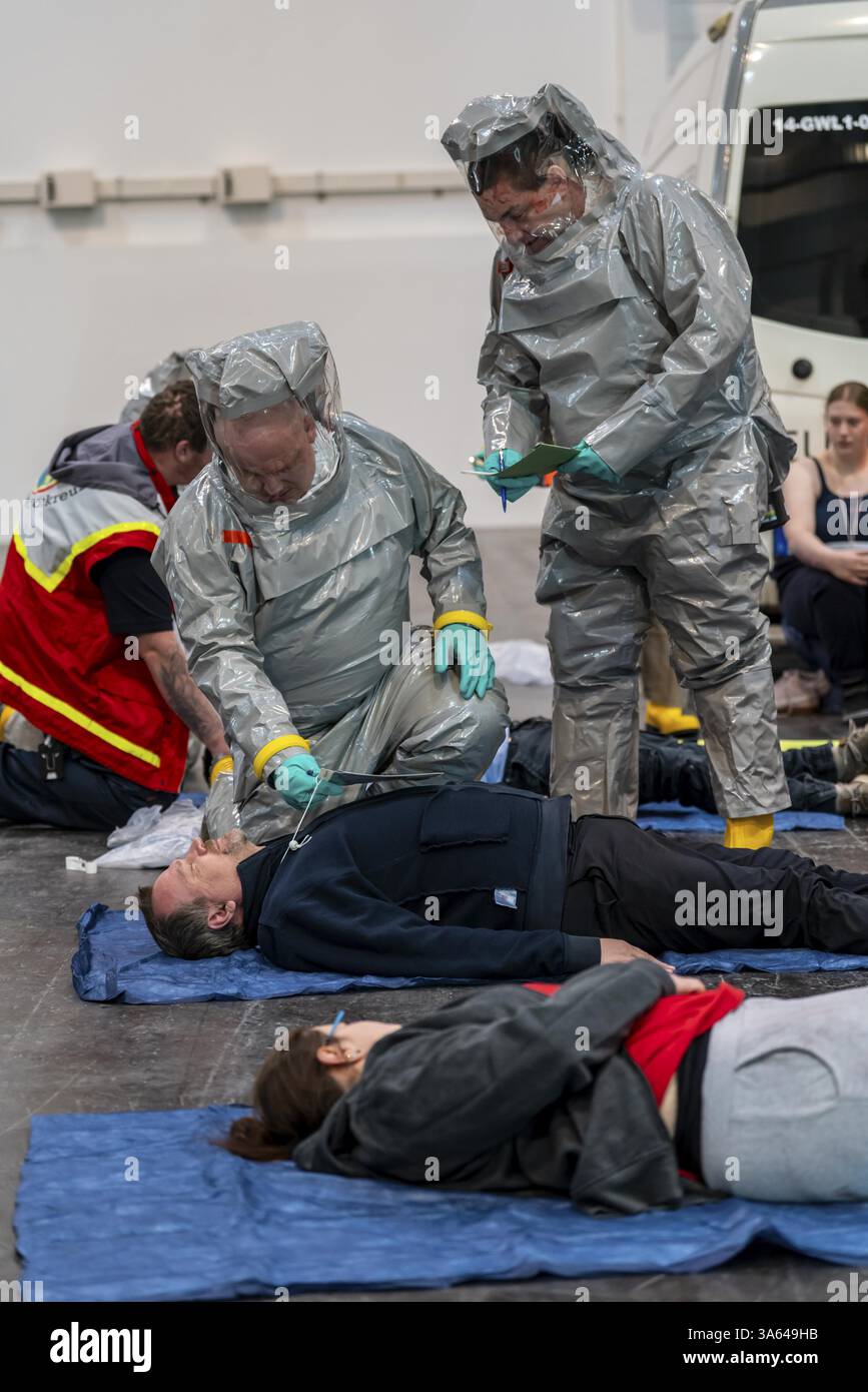 Viewing of patients in front of decontamination of injured persons ...