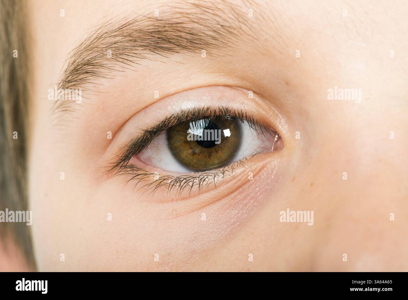 Child eye hi-res stock photography and images - Alamy