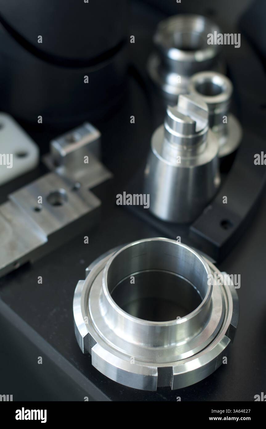 Metal parts machine components hi-res stock photography and images - Alamy