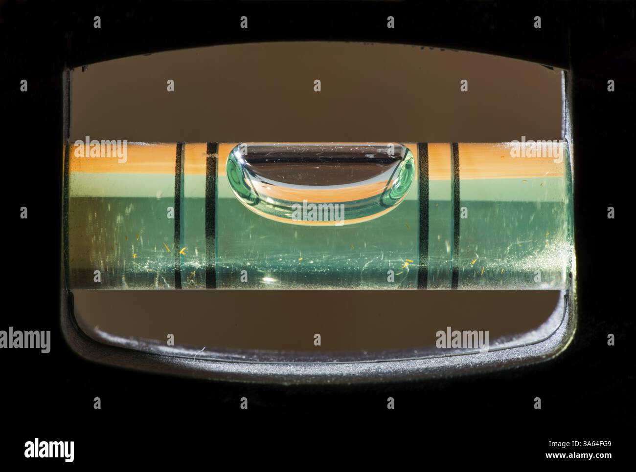 Level tool. Close up macro level measurement Stock Photo - Alamy