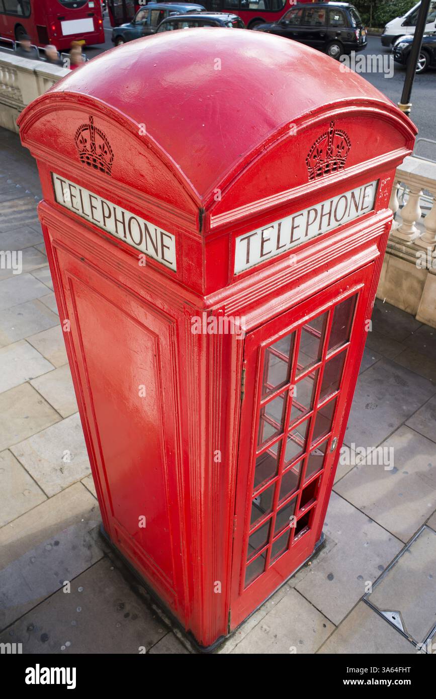 Red Phone cabine in London. Vintage phone cabine monumental Stock Photo ...