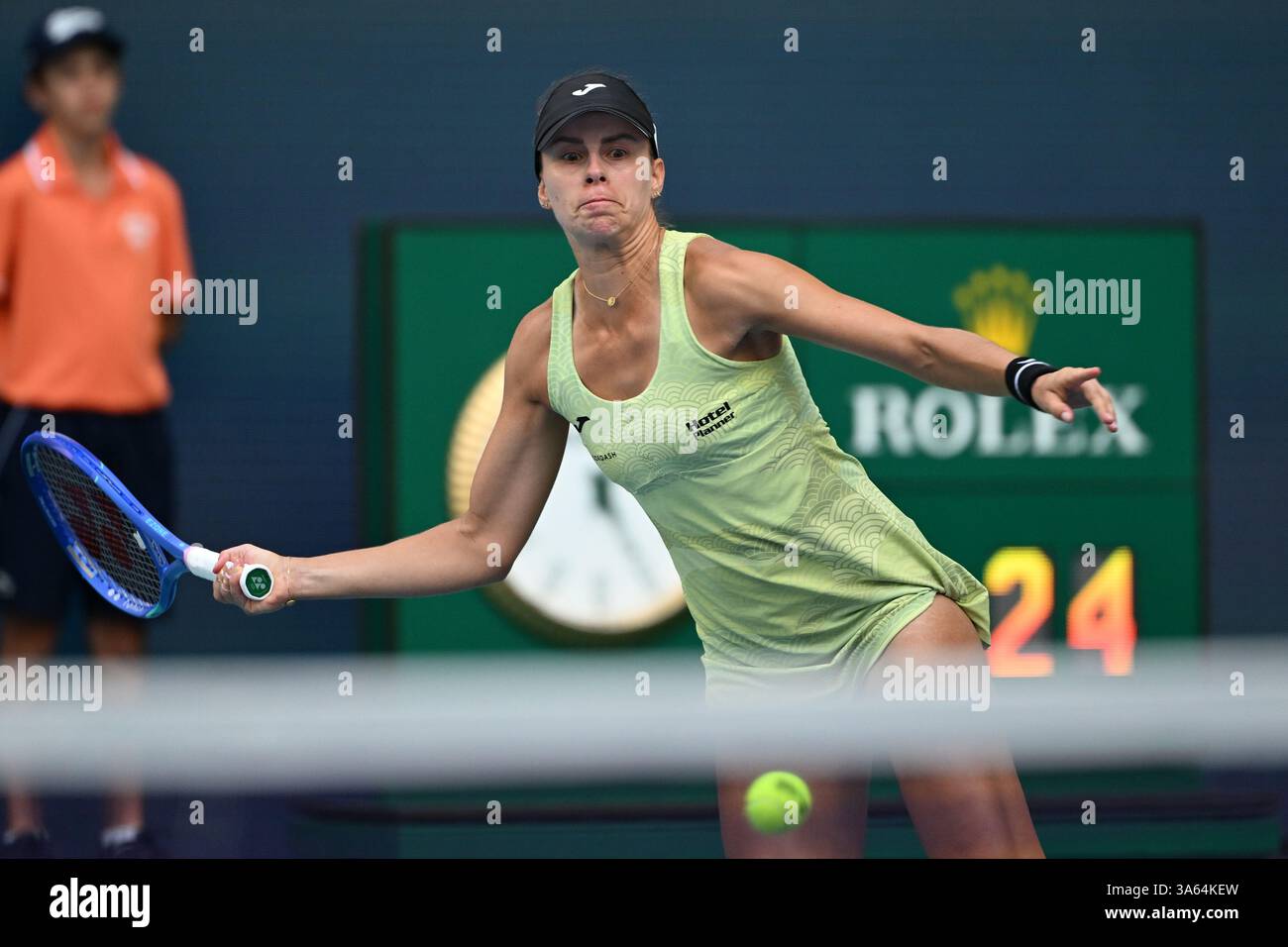 Miami Gardens FL, USA. 24th Mar, 2025. Magda Linette Vs Coco Gauff ...