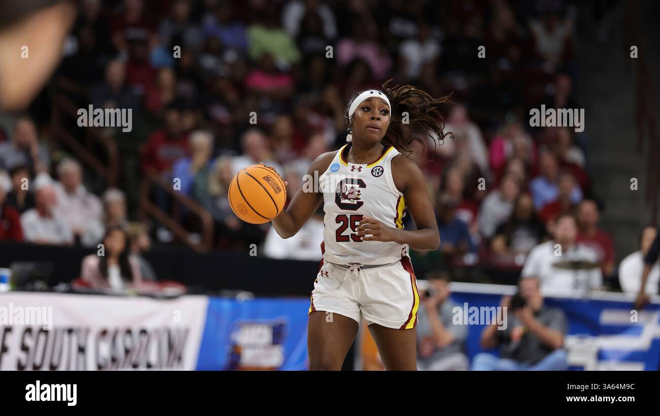 South Carolina guard Raven Johnson (25) brings the ball up court during ...