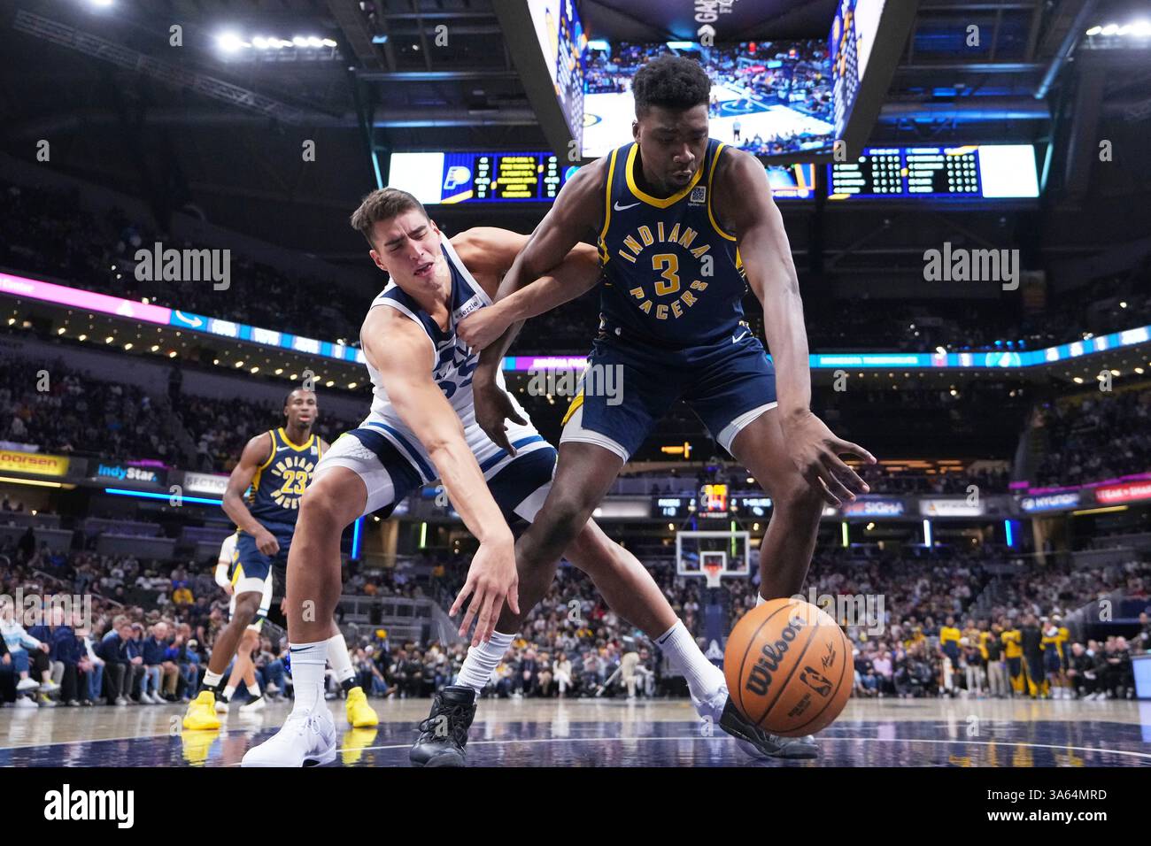 Indiana Pacers center Thomas Bryant (3) and Minnesota Timberwolves ...