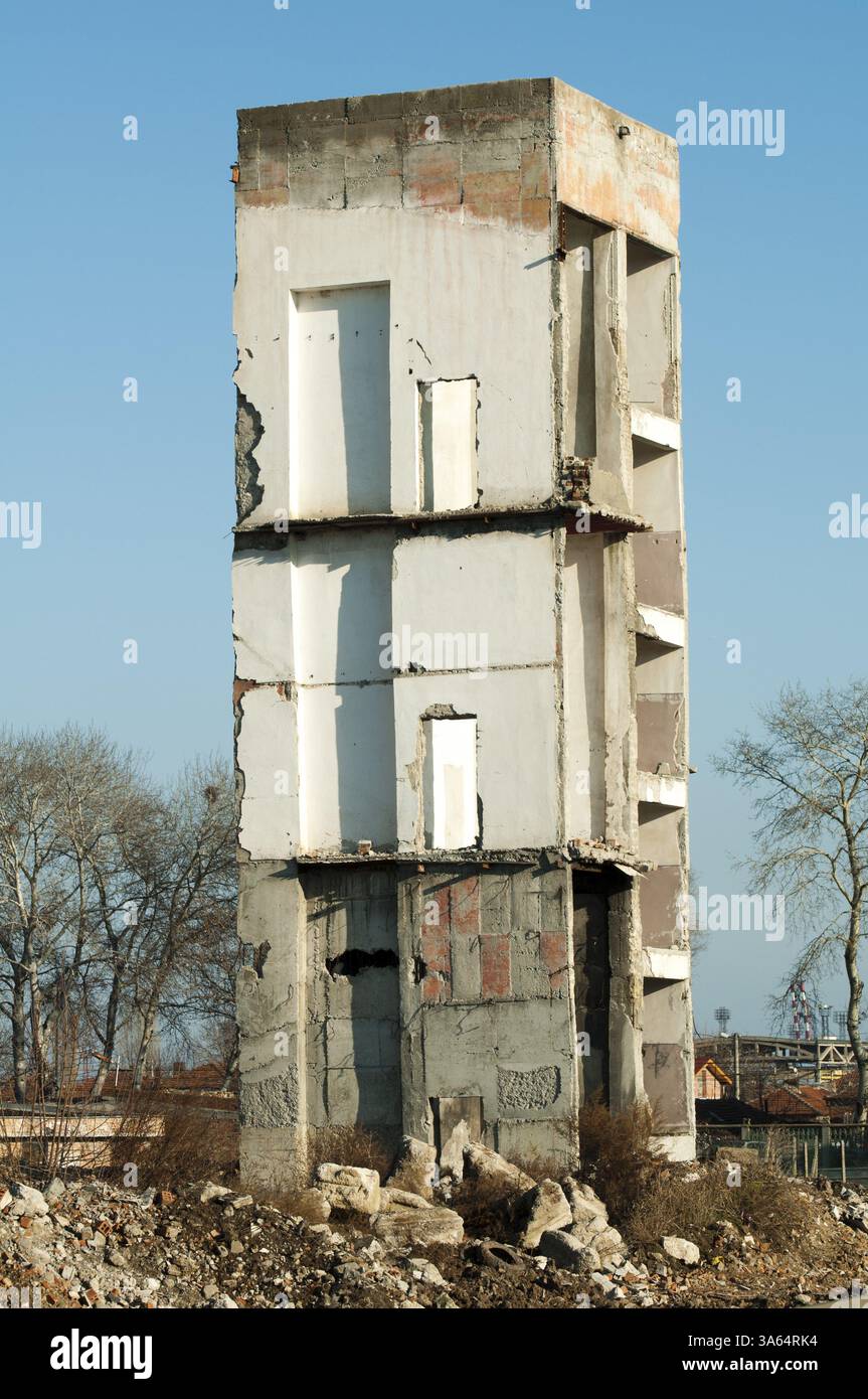 Part demolished building hi-res stock photography and images - Alamy