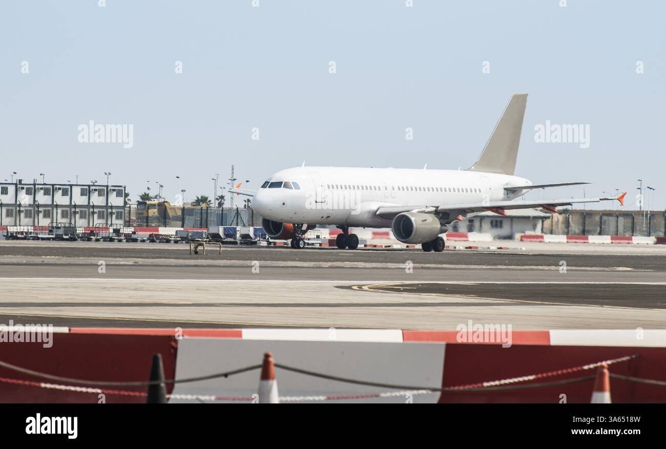 Plane before takeoff. Close up plane on the runway Stock Photo - Alamy
