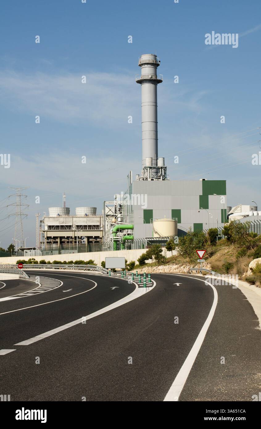 Gas processing plant road hi-res stock photography and images - Alamy
