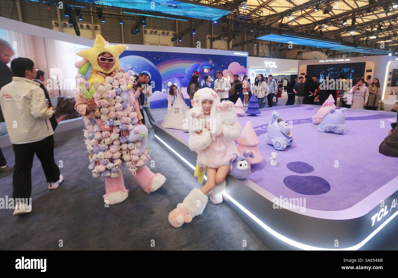 SHANGHAI, CHINA - MARCH 20, 2025 - Visitors visit the TCL platform Ai ...