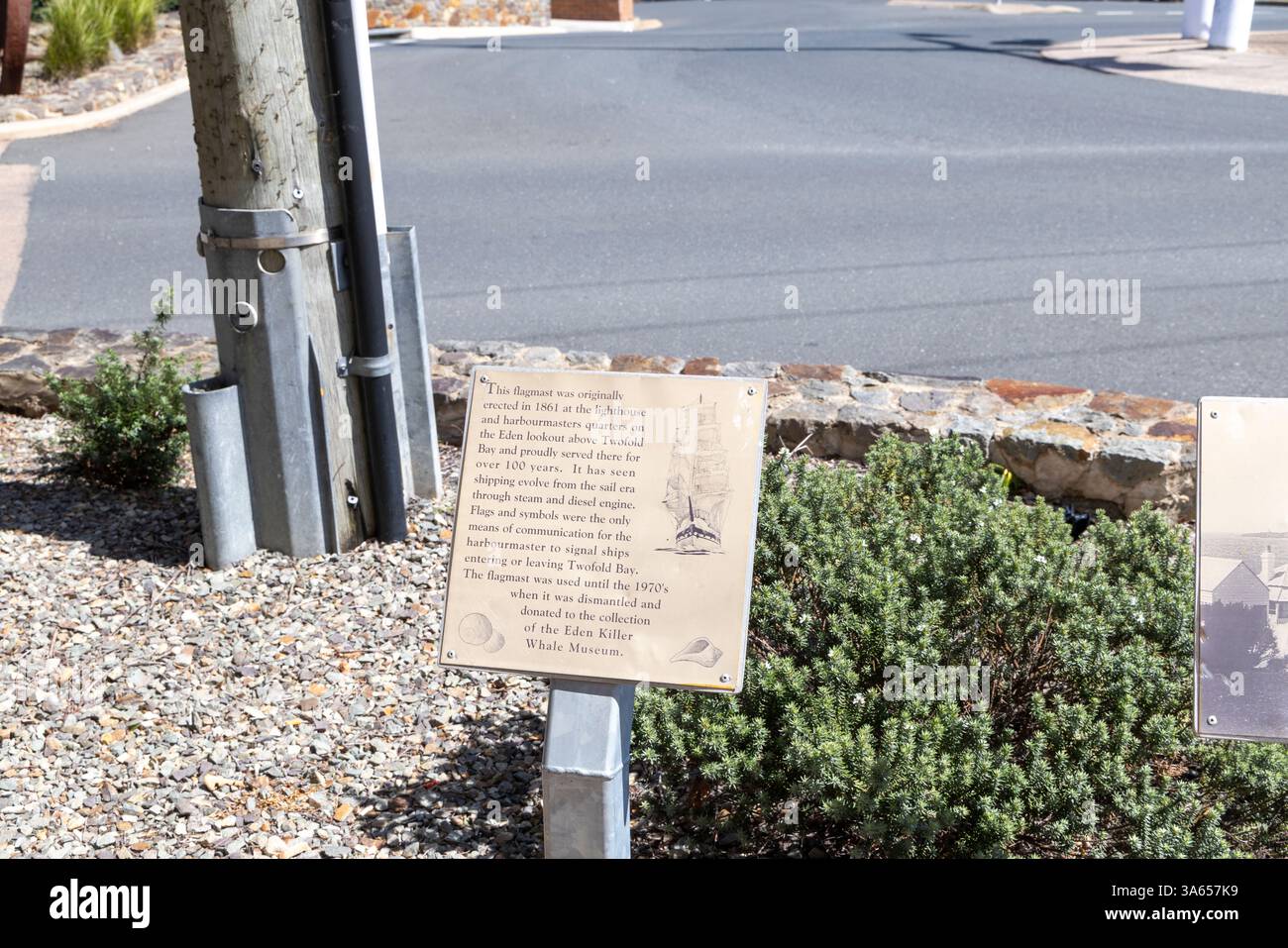 Eden flagmast flagpole, plaque in Imlay street giving the history of ...