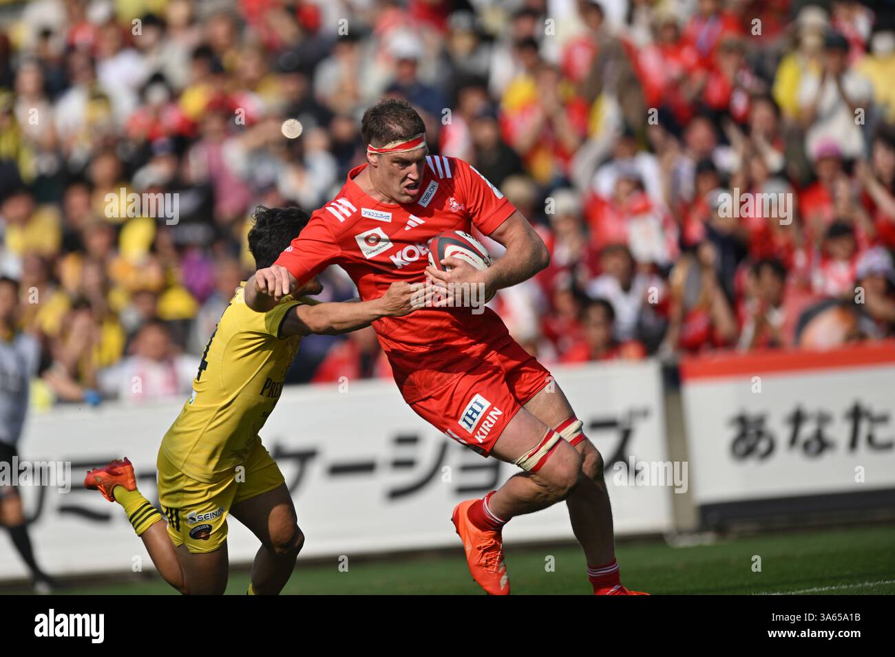 Steelers' Brodie Retallick during the 2024-25 Japan Rugby League One ...