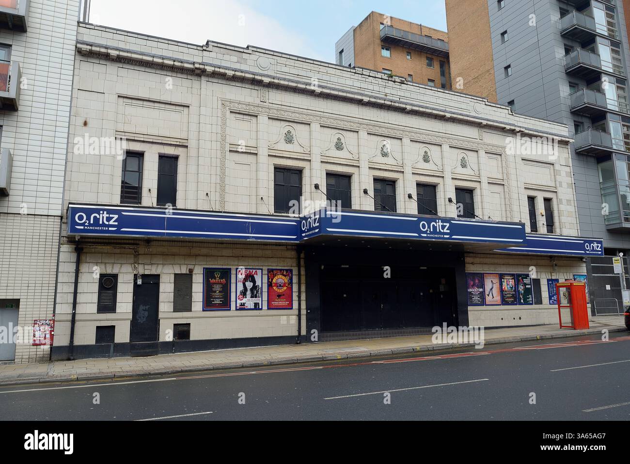 Dancehalls hi-res stock photography and images - Alamy